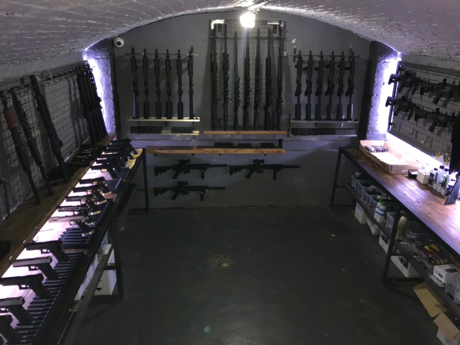 JUSTIN HOPPER V JUSTIN BIEBER AT ULTIMATE AIRSOFT!