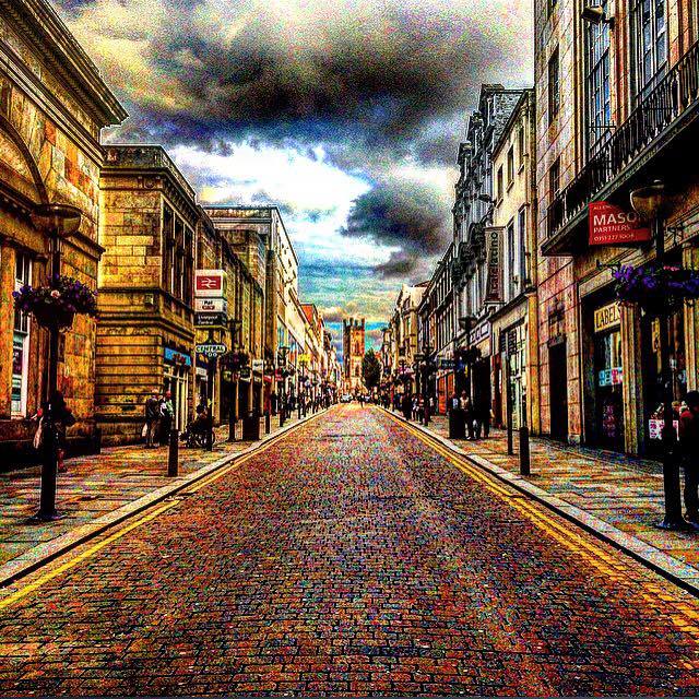 THE LIVERPOOL CITY & BEATLES TOUR WITH EMBASSIE HOSTEL!