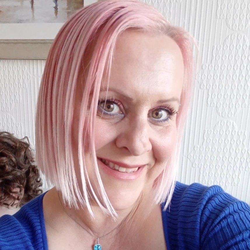 WOMAN ACHIEVES MUSIC DREAM AFTER LIFE OF TRAUMA! - La Vida Liverpool