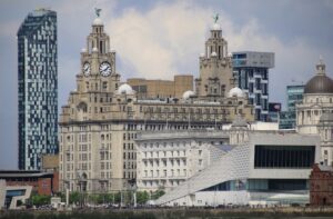 HEARN'S HISTORY: THE LIVER BIRDS OF LIVERPOOL! - La Vida Liverpool