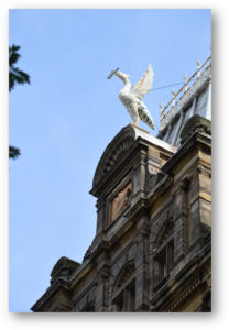 HEARN'S HISTORY: THE LOVELY LIVER BIRDS OF LIVERPOOL! - La Vida Liverpool