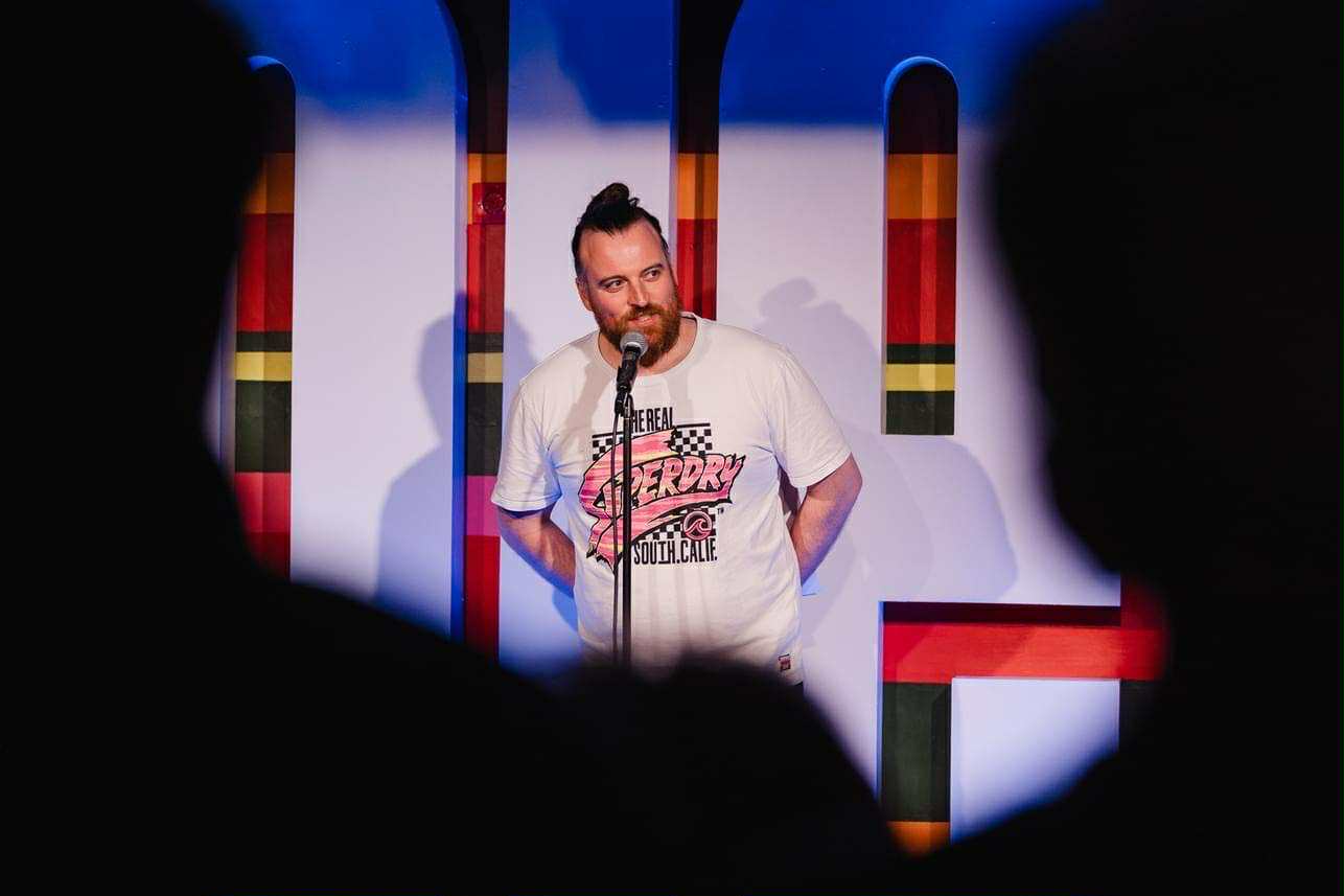 HOOTERS LIVERPOOL LAUNCHES MONDAY NIGHT COMEDY CLUB! - La Vida Liverpool