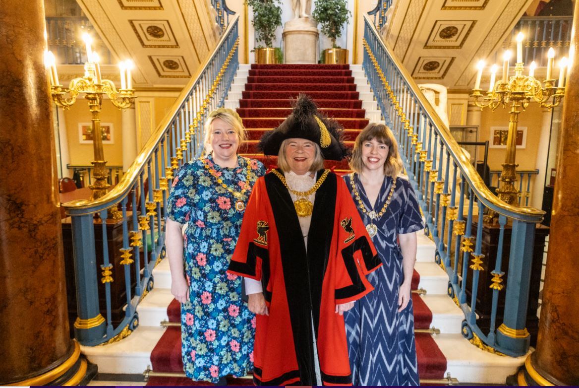LA VIDA Q&A WITH LORD MAYOR OF LIVERPOOL BARBARA MURRAY! - La Vida ...