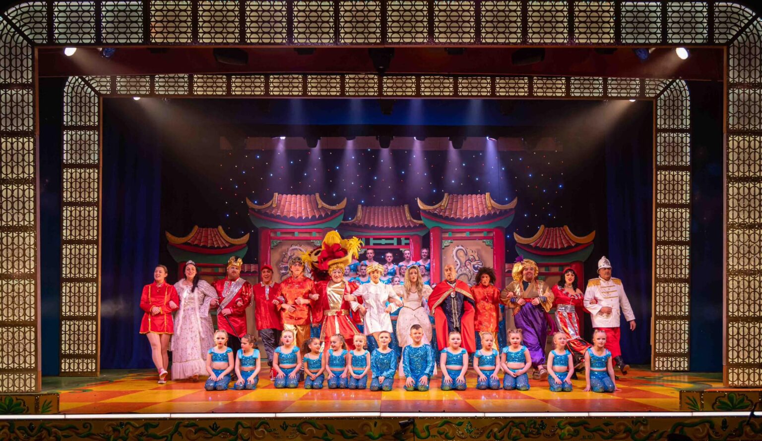 HUGE ROBIN HOOD PANTO COMING TO THE FLORAL PAVILION THIS JAN! - La Vida ...