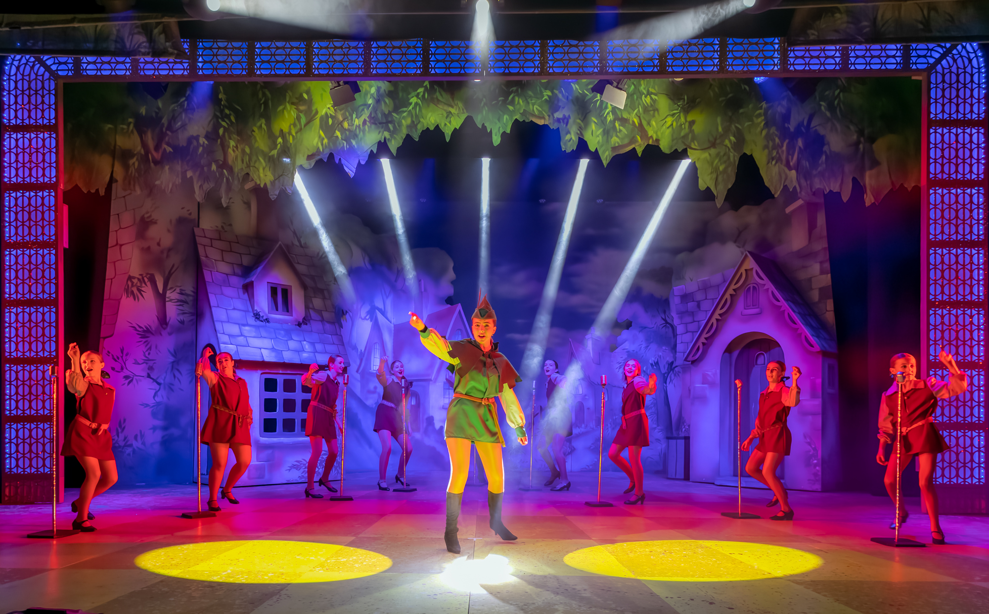 HUGE ROBIN HOOD PANTO COMING TO THE FLORAL PAVILION THIS JAN! - La Vida ...